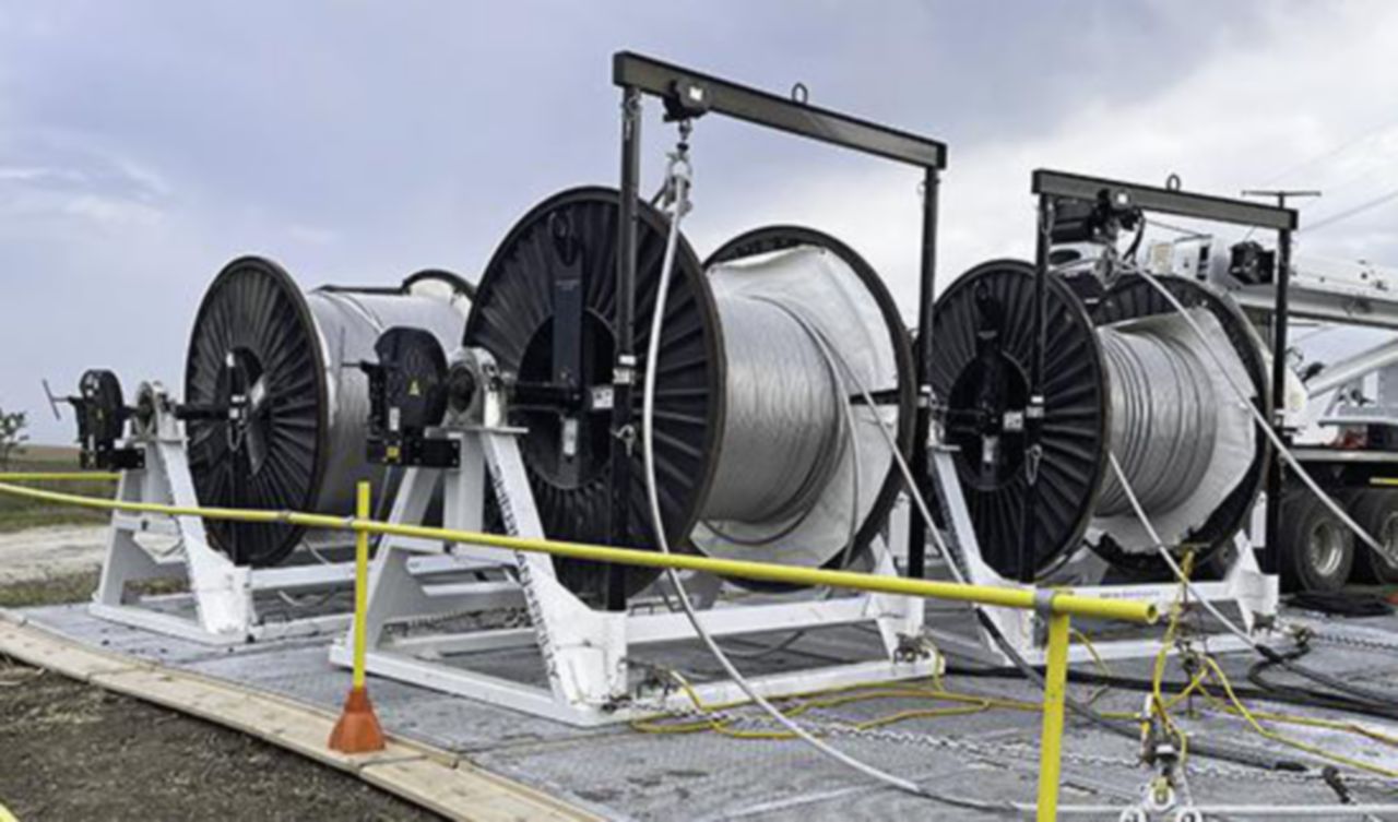 30,000 lbs Reel Stand Rental - Custom Truck One Source