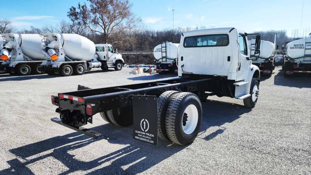 2017 Freightliner M2106 4x4 Cab & Chassis