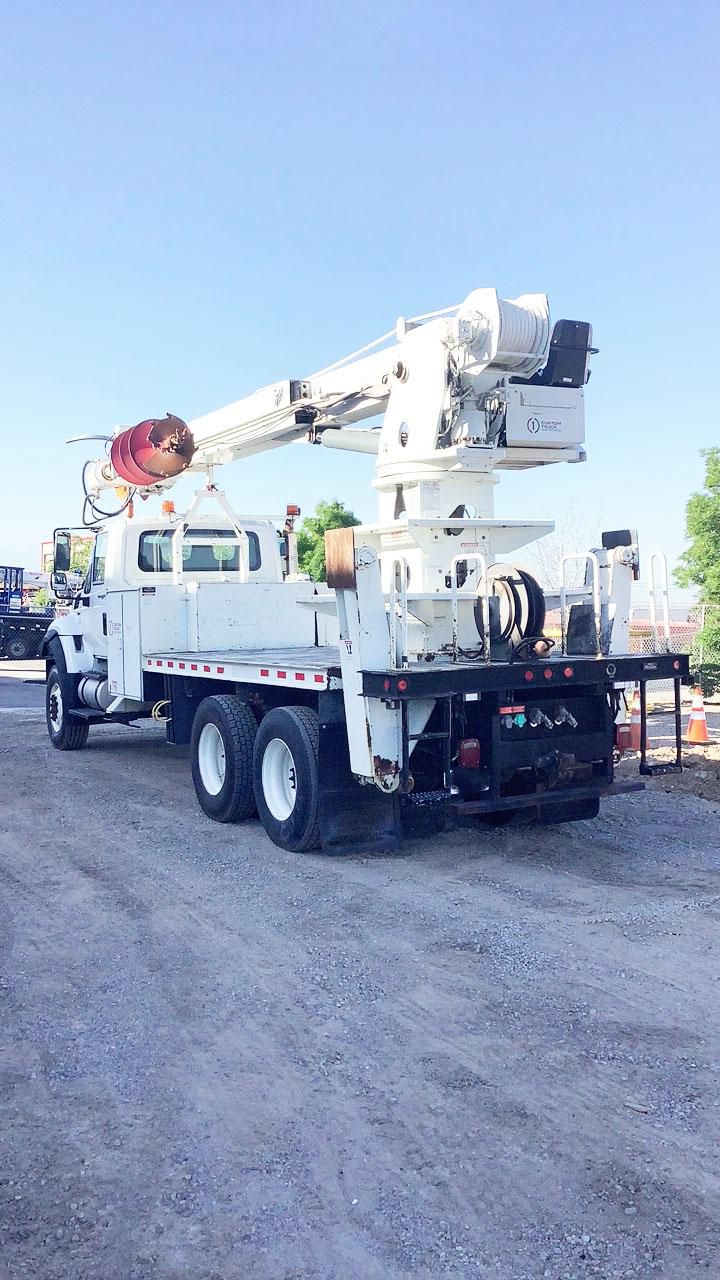 2012 IHC 7400 6x6 Terex C6060 Digger Derrick