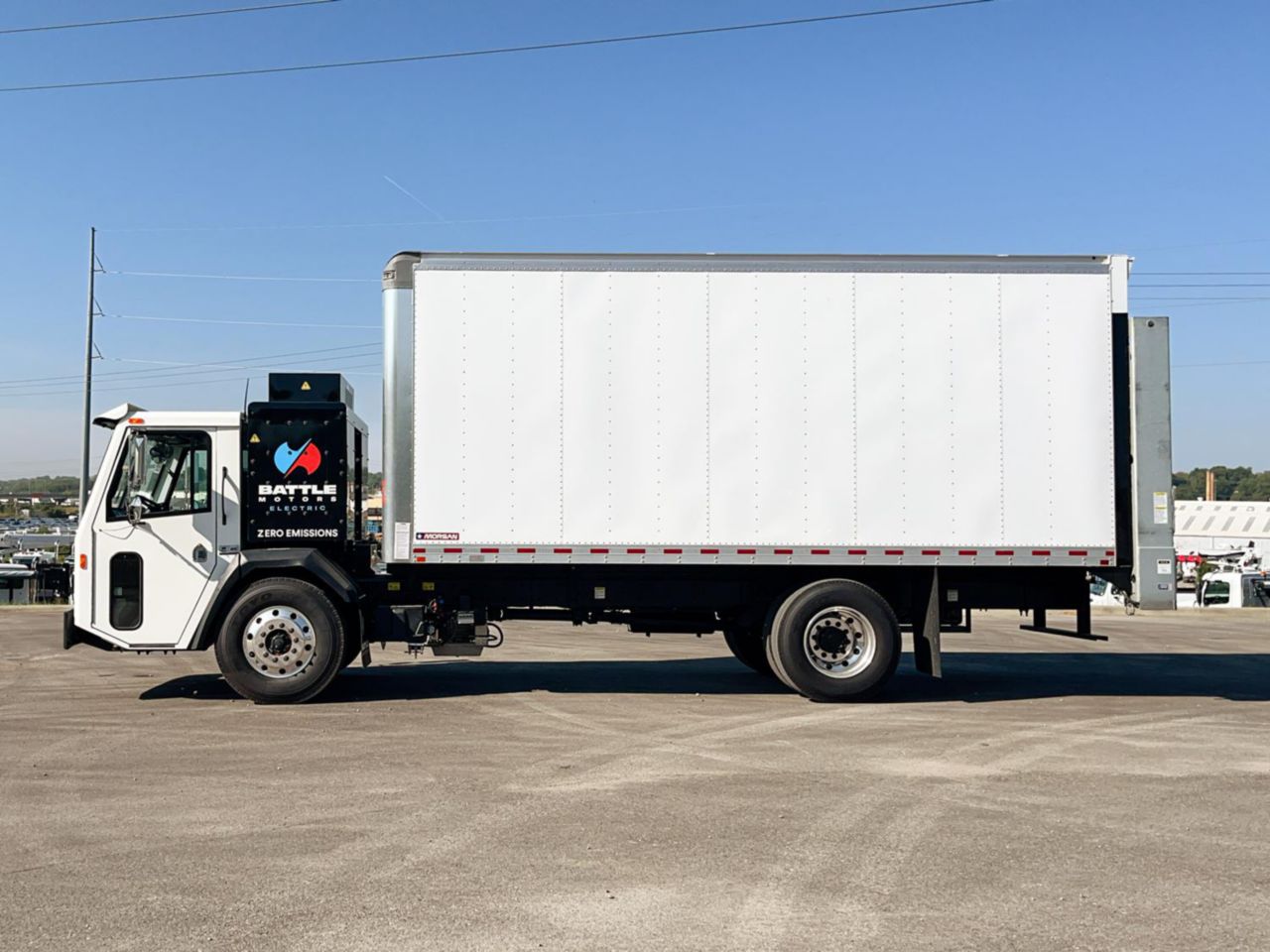 2024 Battle Motors 4x2 LNT BEV 20' Box Truck