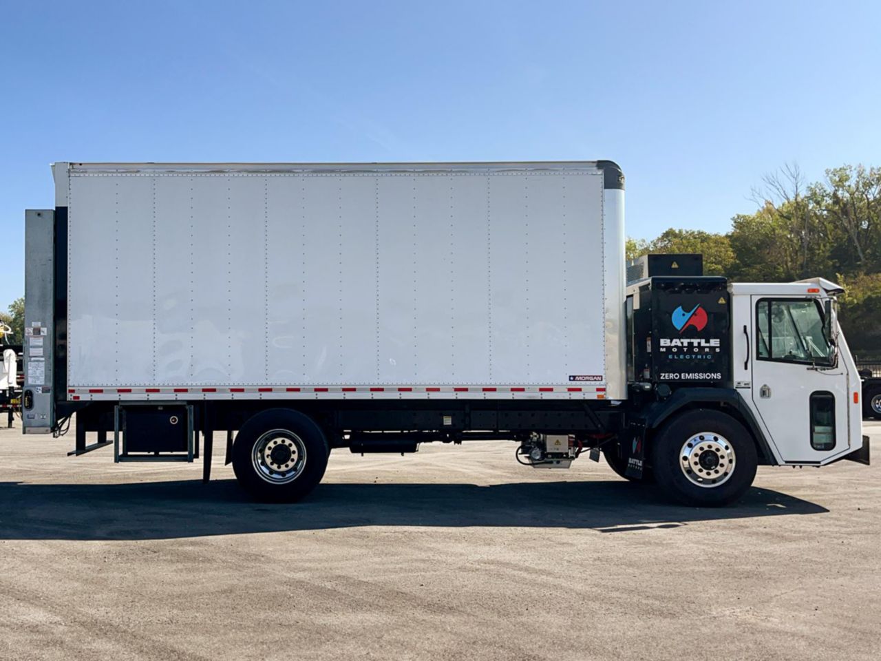 2024 Battle Motors 4x2 LNT BEV 20' Box Truck