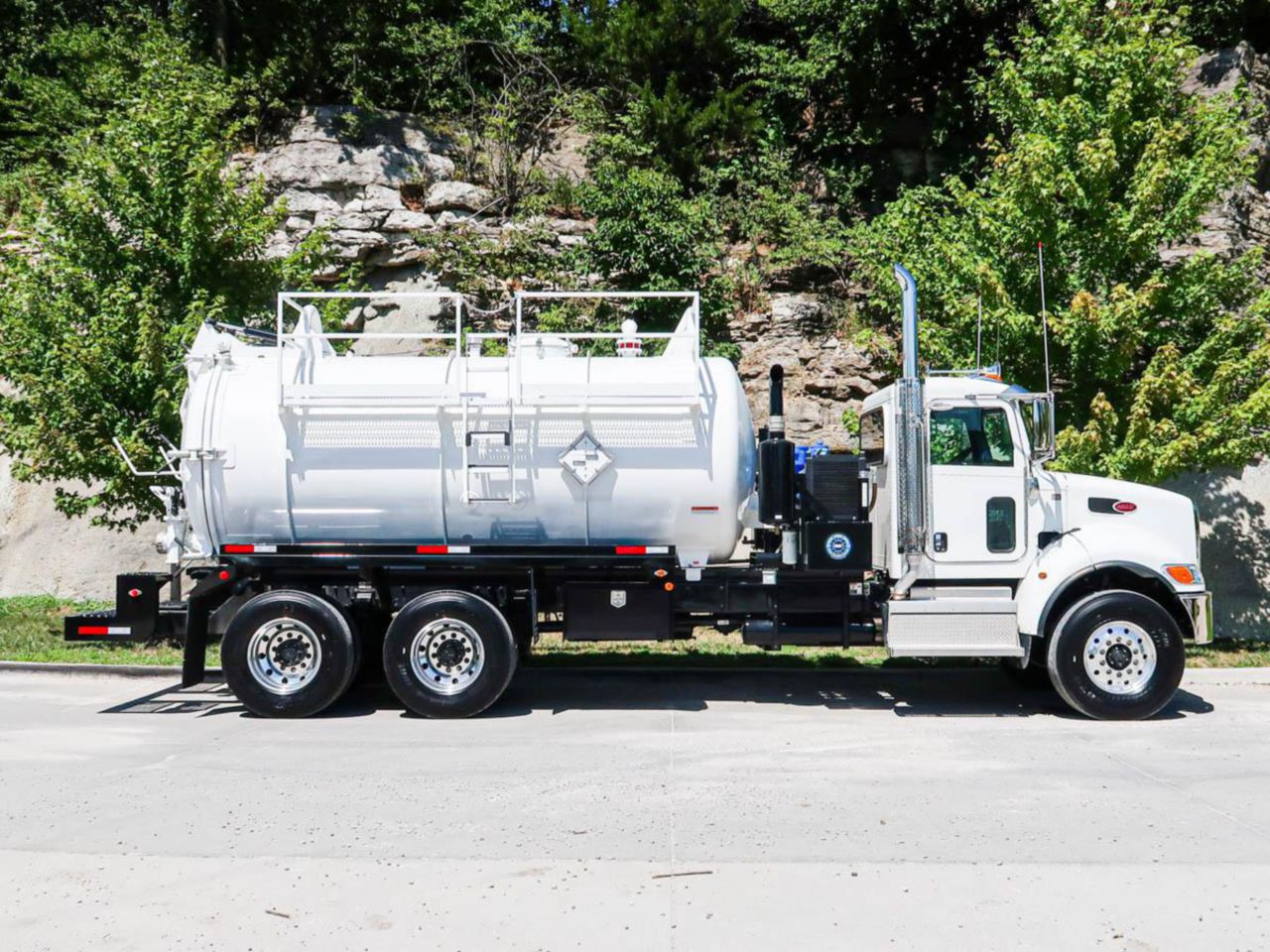 Environmental Vacuum Truck Rental - Custom Truck One Source