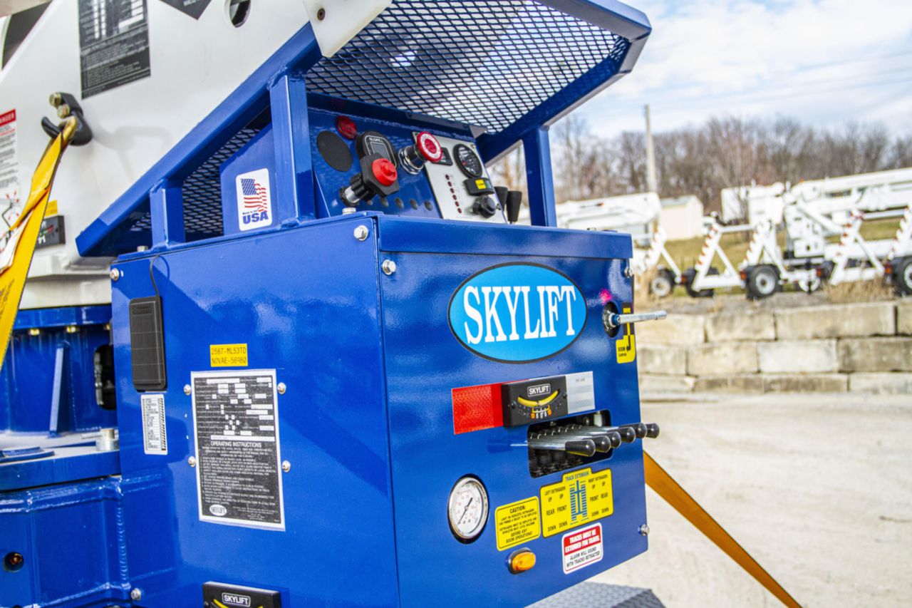 53 ft Track Backyard Bucket Rental - Custom Truck One Source